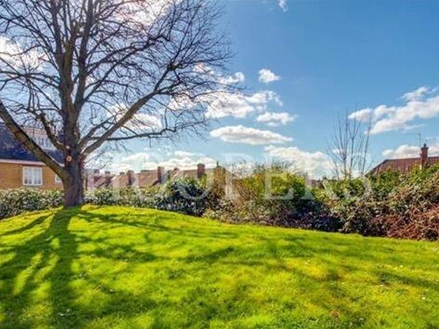 2 Bedroom Flat For Sale In London