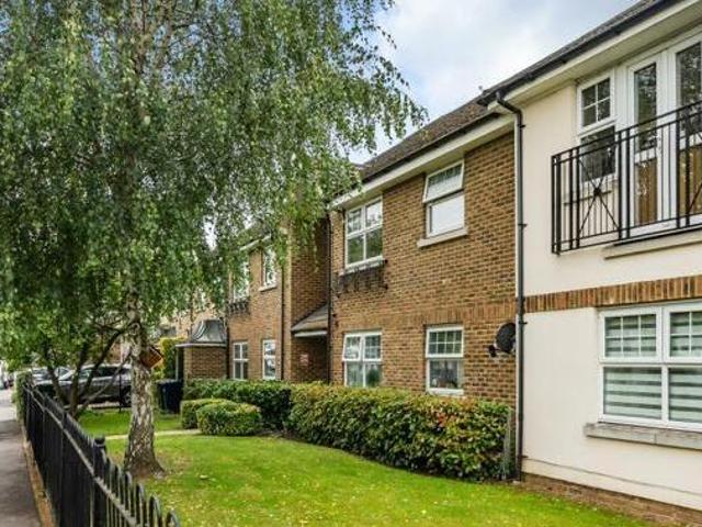 2 Bedroom Flat For Sale In London