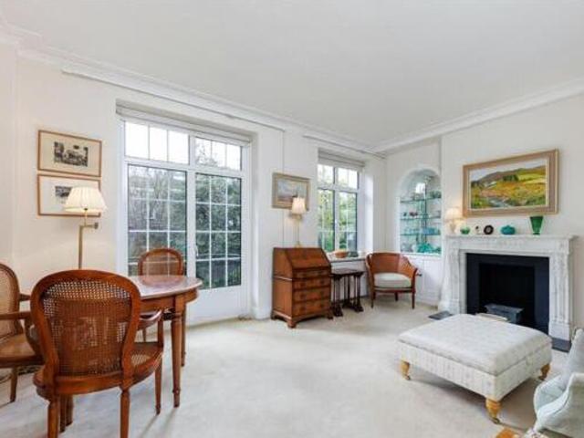 2 Bedroom Flat For Sale In London