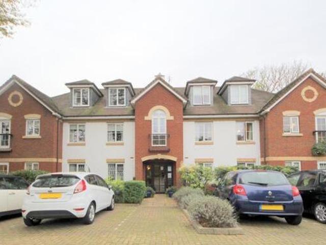 2 Bedroom Flat For Sale In London