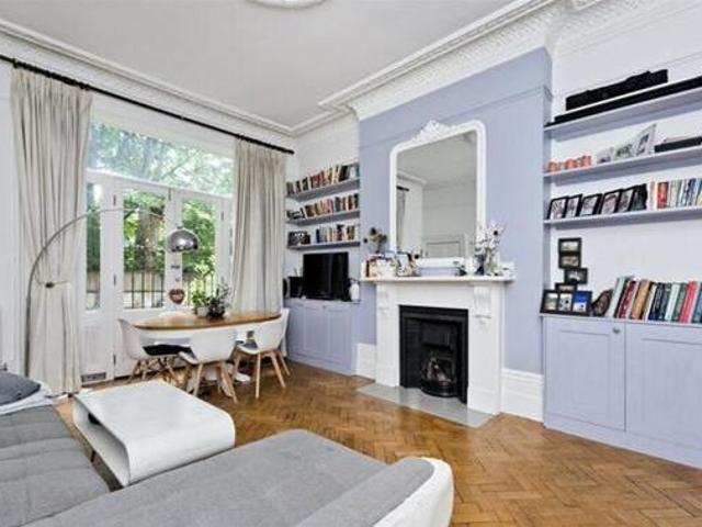 2 Bedroom Flat For Sale In London
