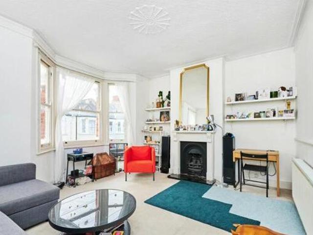 2 Bedroom Flat For Sale In London