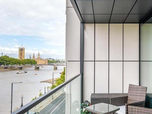 2 Bedroom Flat For Sale In London