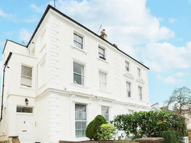 2 Bedroom Flat For Sale In London