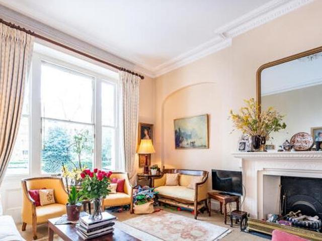 2 Bedroom Flat For Sale In London