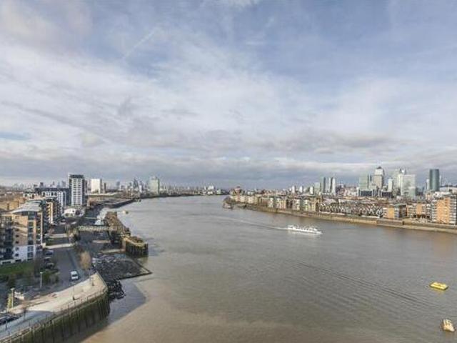 2 Bedroom Flat For Sale In London