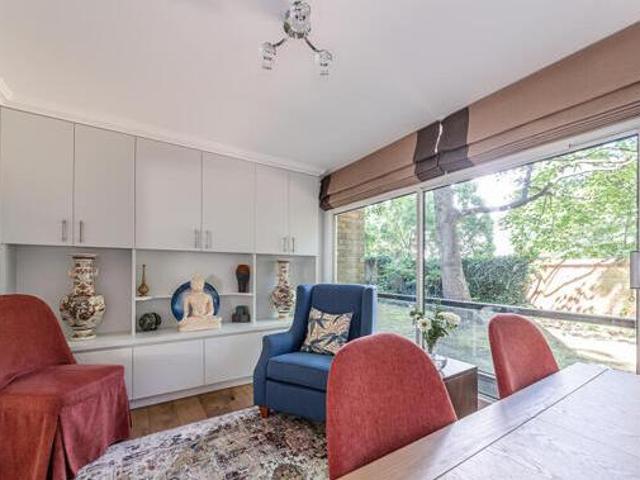 2 Bedroom Flat For Sale In London