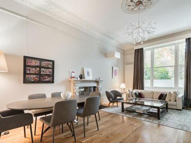 2 Bedroom Flat For Sale In London