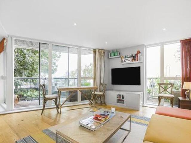 2 Bedroom Flat For Sale In London