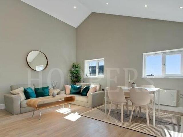 2 Bedroom Flat For Sale In London