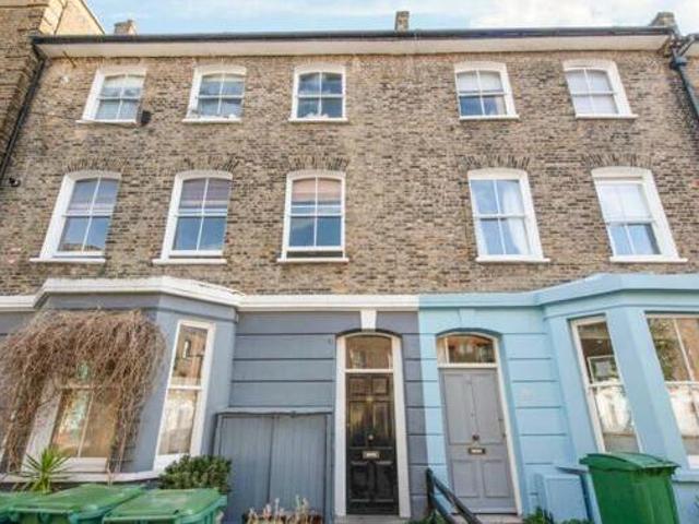 2 Bedroom Flat For Sale In London