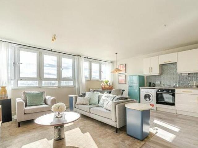 2 Bedroom Flat For Sale In London