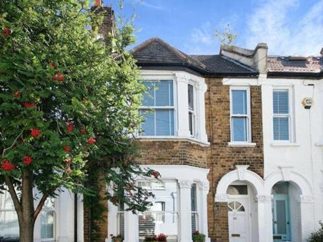2 Bedroom Flat For Sale In London
