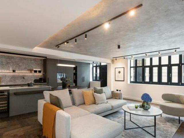 2 Bedroom Flat For Sale In London