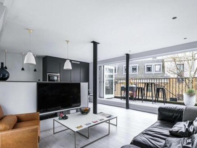 2 Bedroom Flat For Sale In London