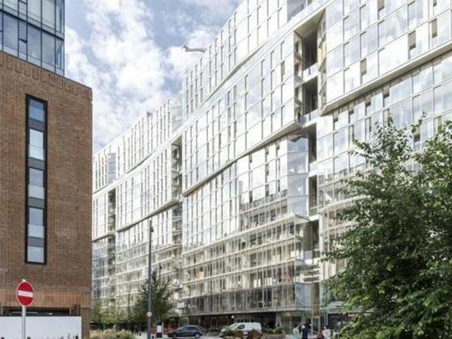 2 Bedroom Flat For Sale In London