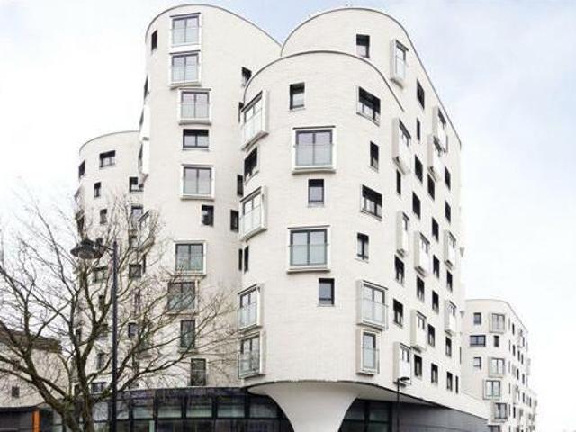 2 Bedroom Flat For Sale In London