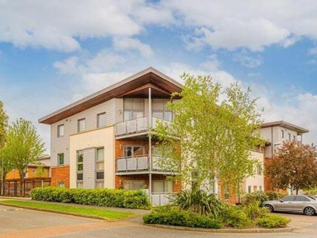 2 Bedroom Flat For Sale In London