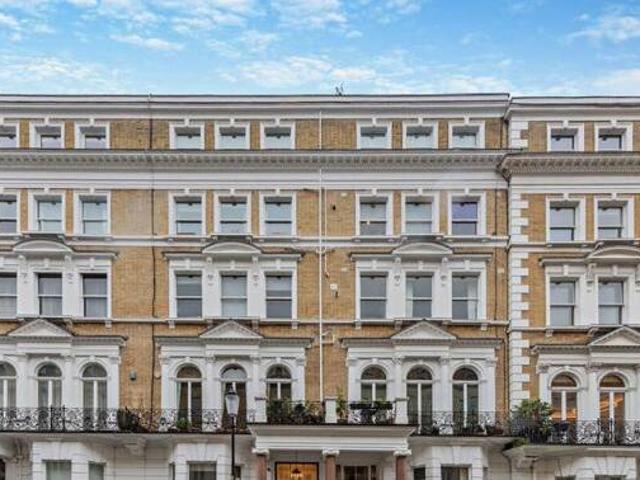 2 Bedroom Flat For Sale In London