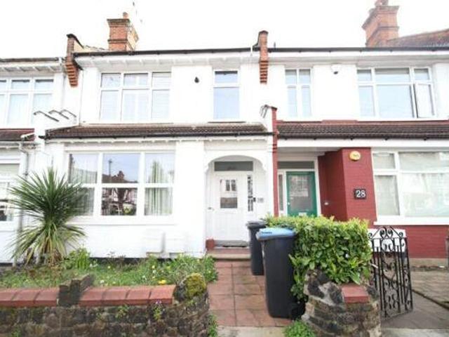 2 Bedroom Flat For Sale In London