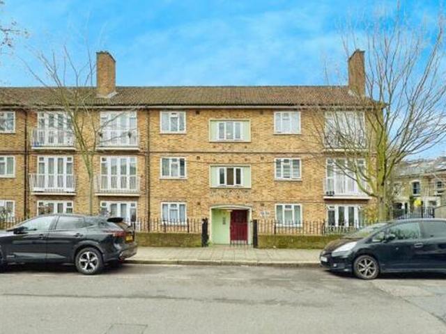 2 Bedroom Flat For Sale In London