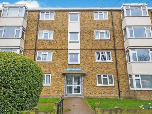 2 Bedroom Flat For Sale In London
