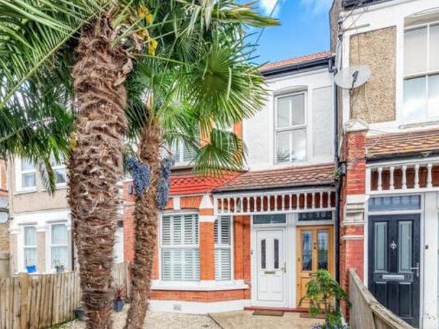 2 Bedroom Flat For Sale In London