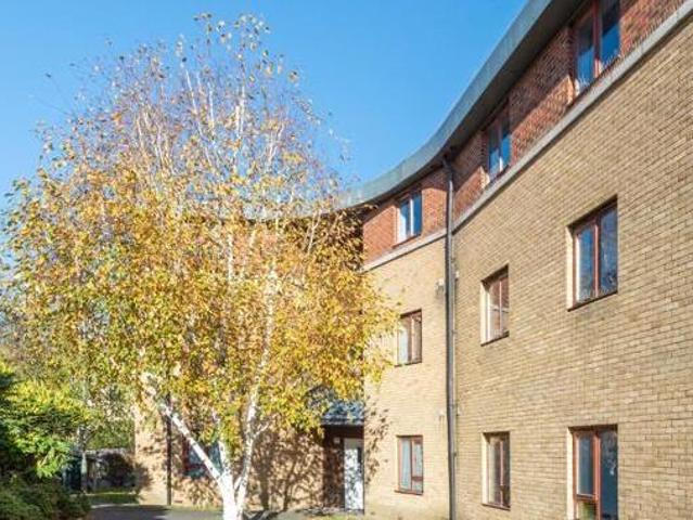 2 Bedroom Flat For Sale In London