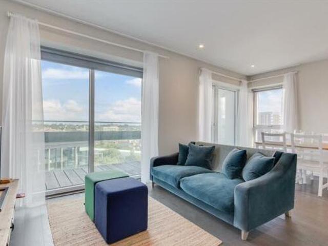 2 Bedroom Flat For Sale In London