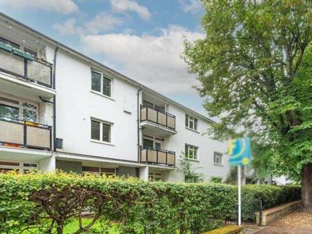 2 Bedroom Flat For Sale In London