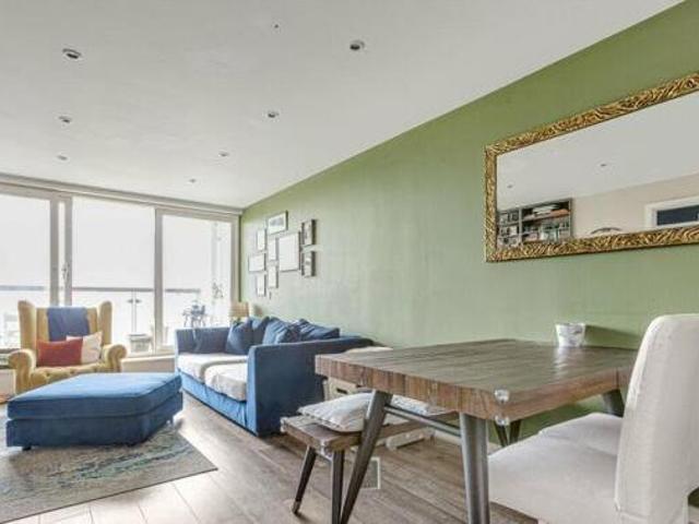 2 Bedroom Flat For Sale In London