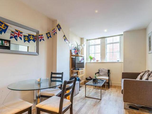 2 Bedroom Flat For Sale In London