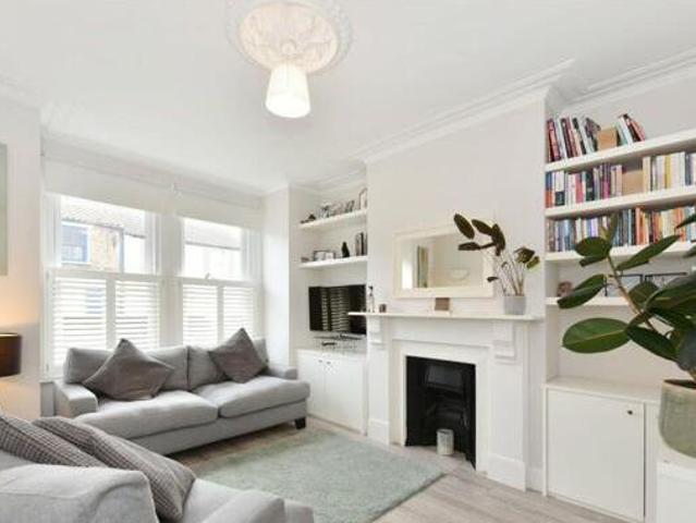 2 Bedroom Flat For Sale In London
