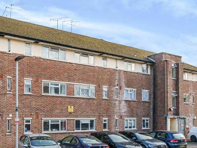 2 Bedroom Flat For Sale In London, Greater London
