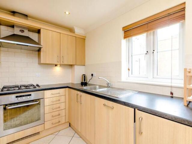 2 bedroom flat for sale in London Road, Burpham, Guildford, GU1