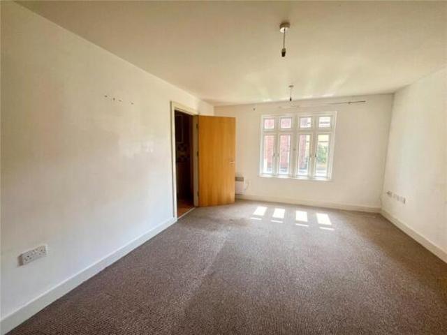 2 bedroom flat for sale in London Road, Gloucester, Gloucestershire, GL1