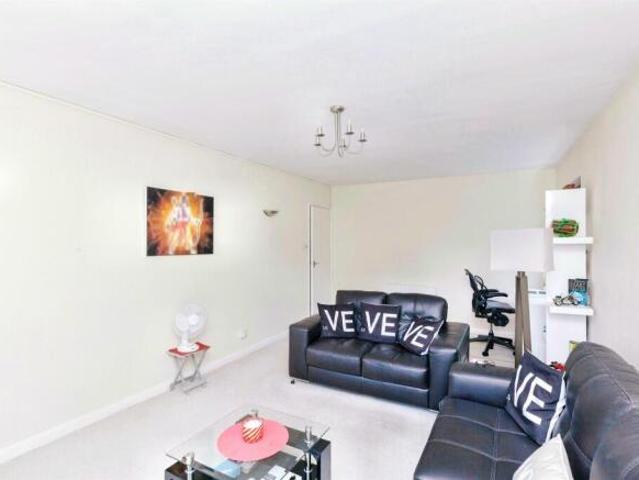 2 bedroom flat for sale in London Road, Leicester, LE2
