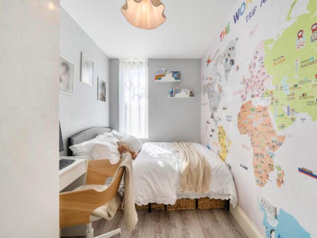 2 bedroom flat for sale in Longspring, Watford, WD24