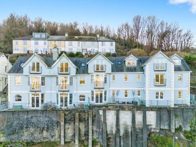 2 Bedroom Flat For Sale In Looe, Cornwall