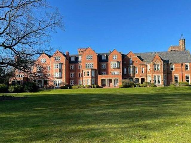 2 Bedroom Flat For Sale In Lodge Lane, Singleton