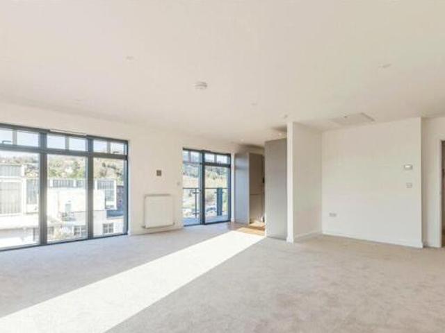 2 Bedroom Flat For Sale In Lostwithiel, Cornwall