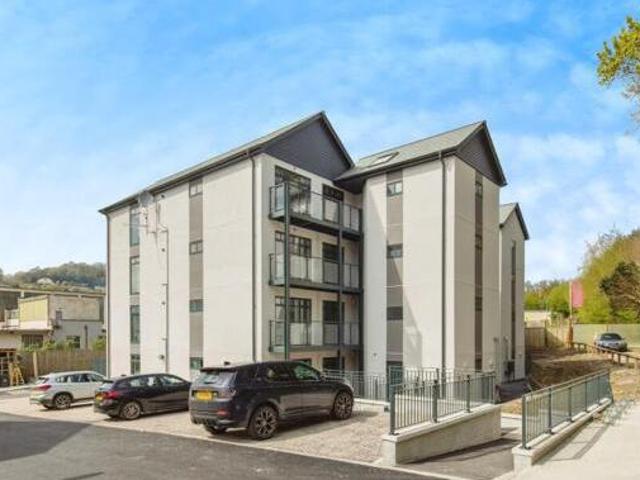 2 Bedroom Flat For Sale In Lostwithiel, Cornwall