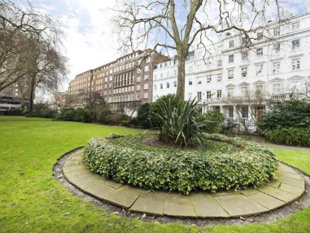 2 bedroom flat for sale in LOWNDES SQUARE, London, SW1X