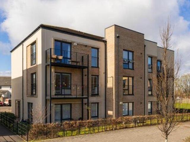 2 Bedroom Flat For Sale In Lowrie Gait, South Queensferry