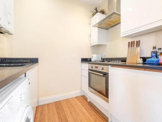 2 bedroom flat for sale in Lyham Road, SW2