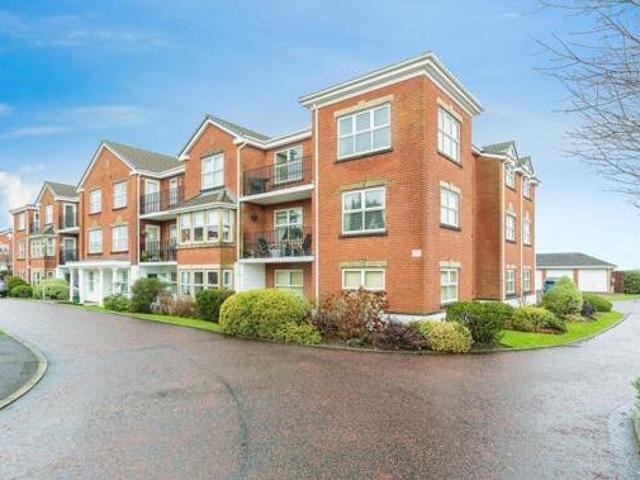 2 Bedroom Flat For Sale In Lytham St. Annes, Lancashire
