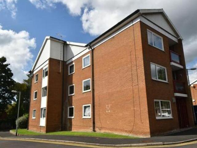 2 Bedroom Flat For Sale In Manor Avenue