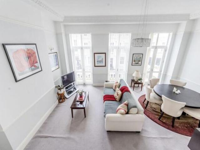 2 bedroom flat for sale in Manson Place, South Kensington, London, SW7