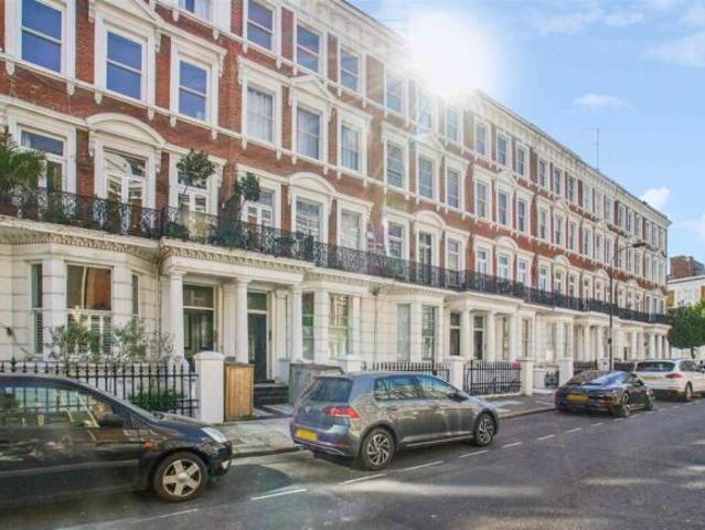 2 bedroom flat for sale in Maclise Road, West Kensington, London, W14