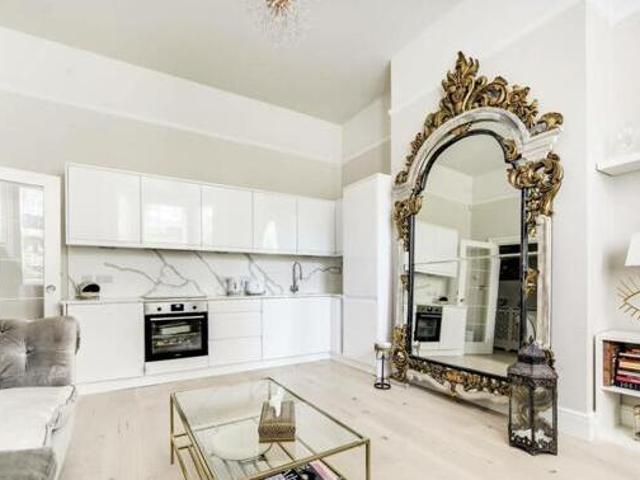 2 Bedroom Flat For Sale In Maida Vale, London